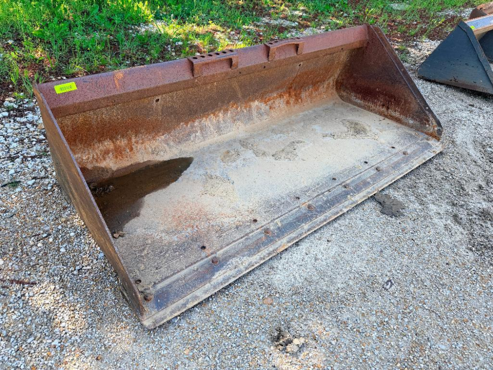 SKID STEER MATERIAL / SNOW BUCKET WITH QUICK ATTACH MOUNT. HIGH ...