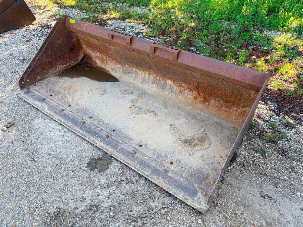 SKID STEER MATERIAL / SNOW BUCKET WITH QUICK ATTACH MOUNT. HIGH ...