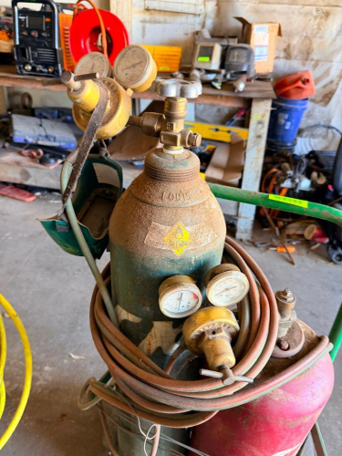 OXYGEN AND ACETYLENE TANK SET WITH REGULATORS, HOSES, AND CART
