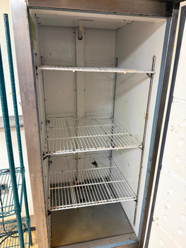 ENTRÉE SINGLE DOOR FREEZER.
